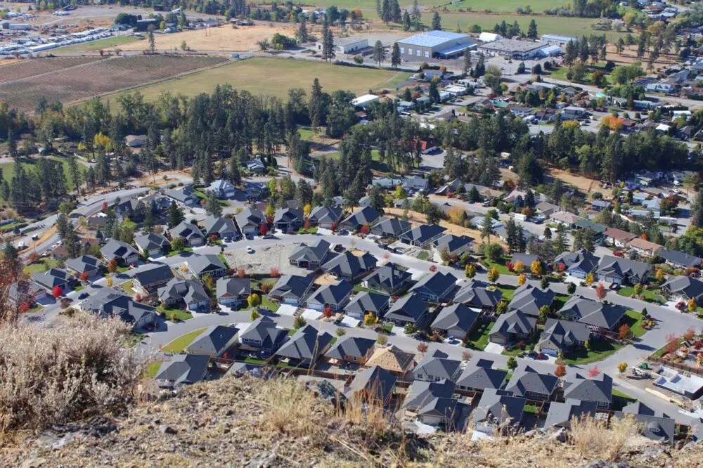 Peach Cliff Hike in Okanagan Falls, British Columbia