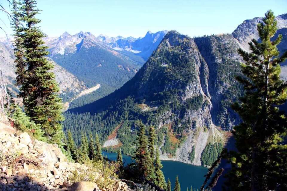 Hiking the Maple Pass Loop Trail, Washington, USA | Off Track Travel