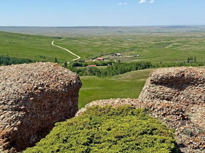 13+ Unique Places to Go in Saskatchewan, From Sand Dunes to Dinosaur Digs