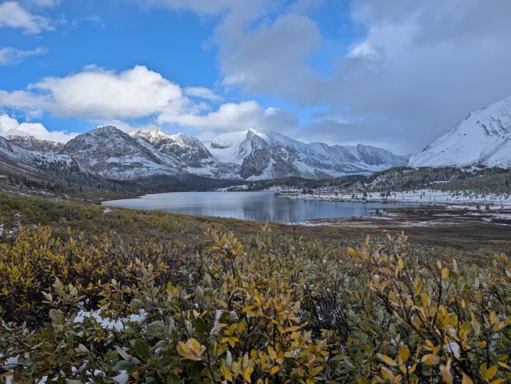 Baker Lake and the Skoki Loop Hiking Guide, Banff National Park | Off ...